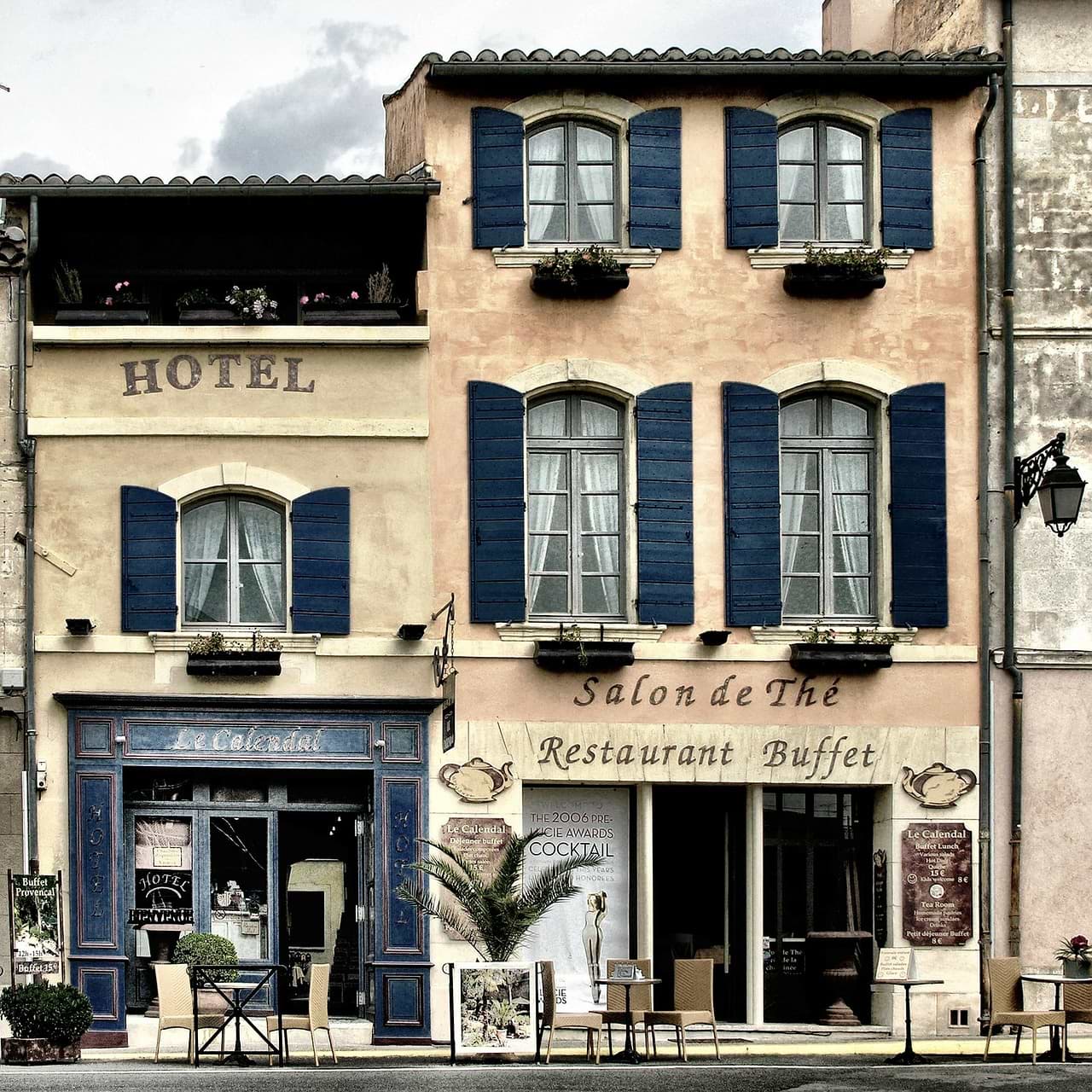 Hotel, Motel, And Why They’re Different - Topsy Tasty